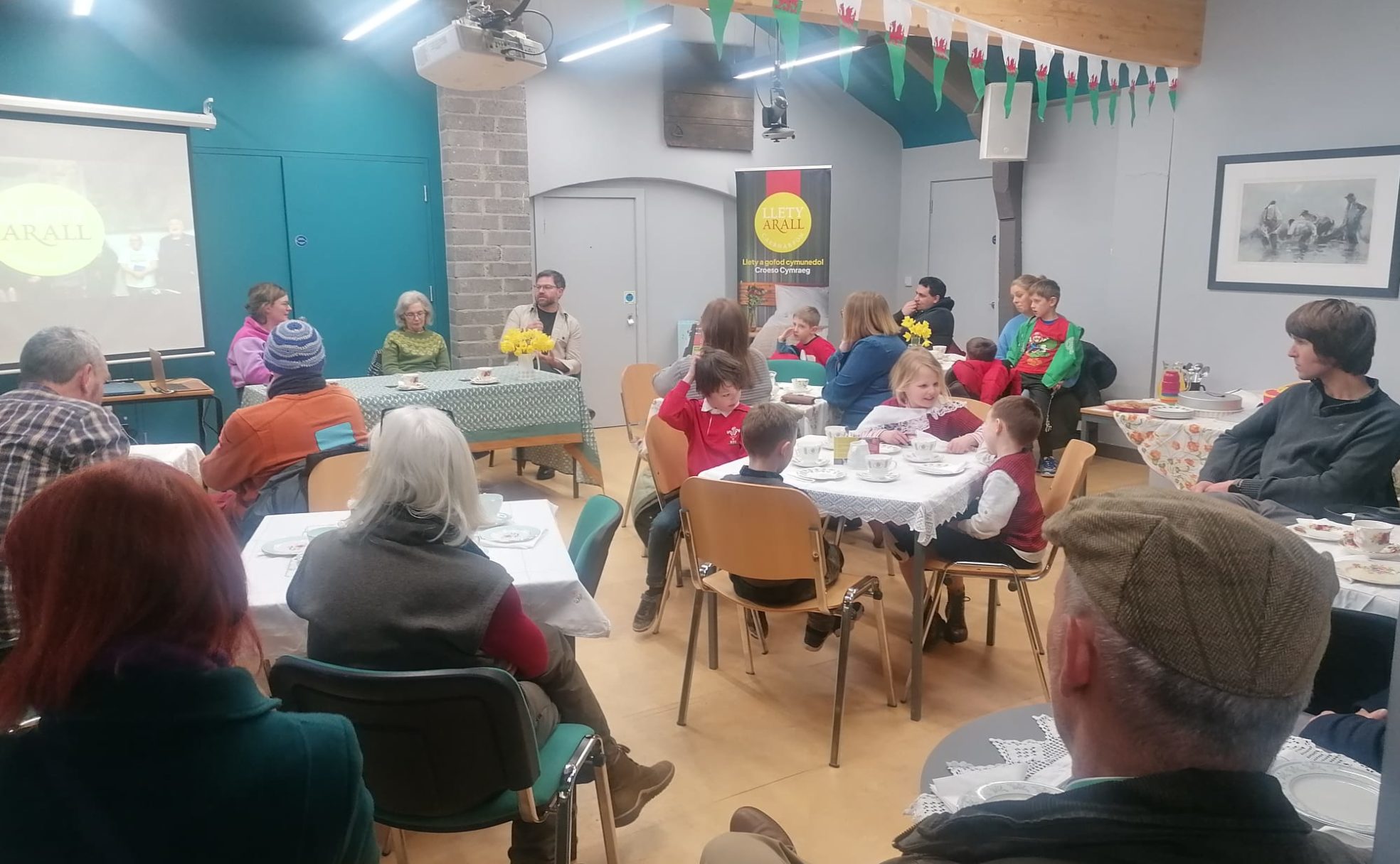 Dathlu 5 mlynedd o Lety Arall – Caernarfon360