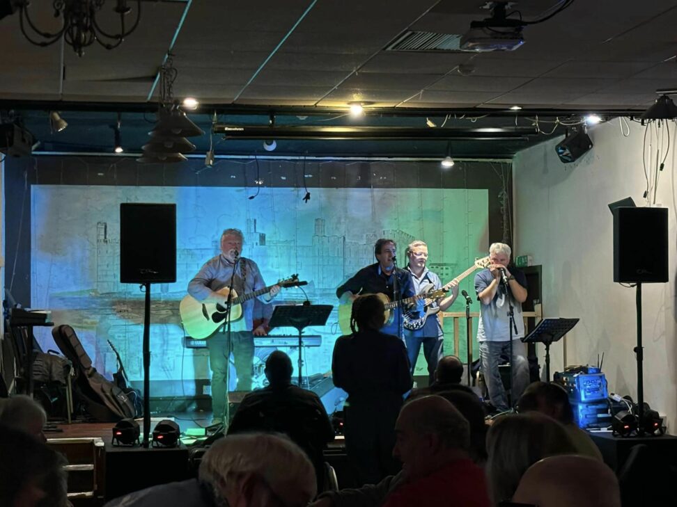 Cyngerdd Dylan a Neil a’u Ffrindiau – Calendr360