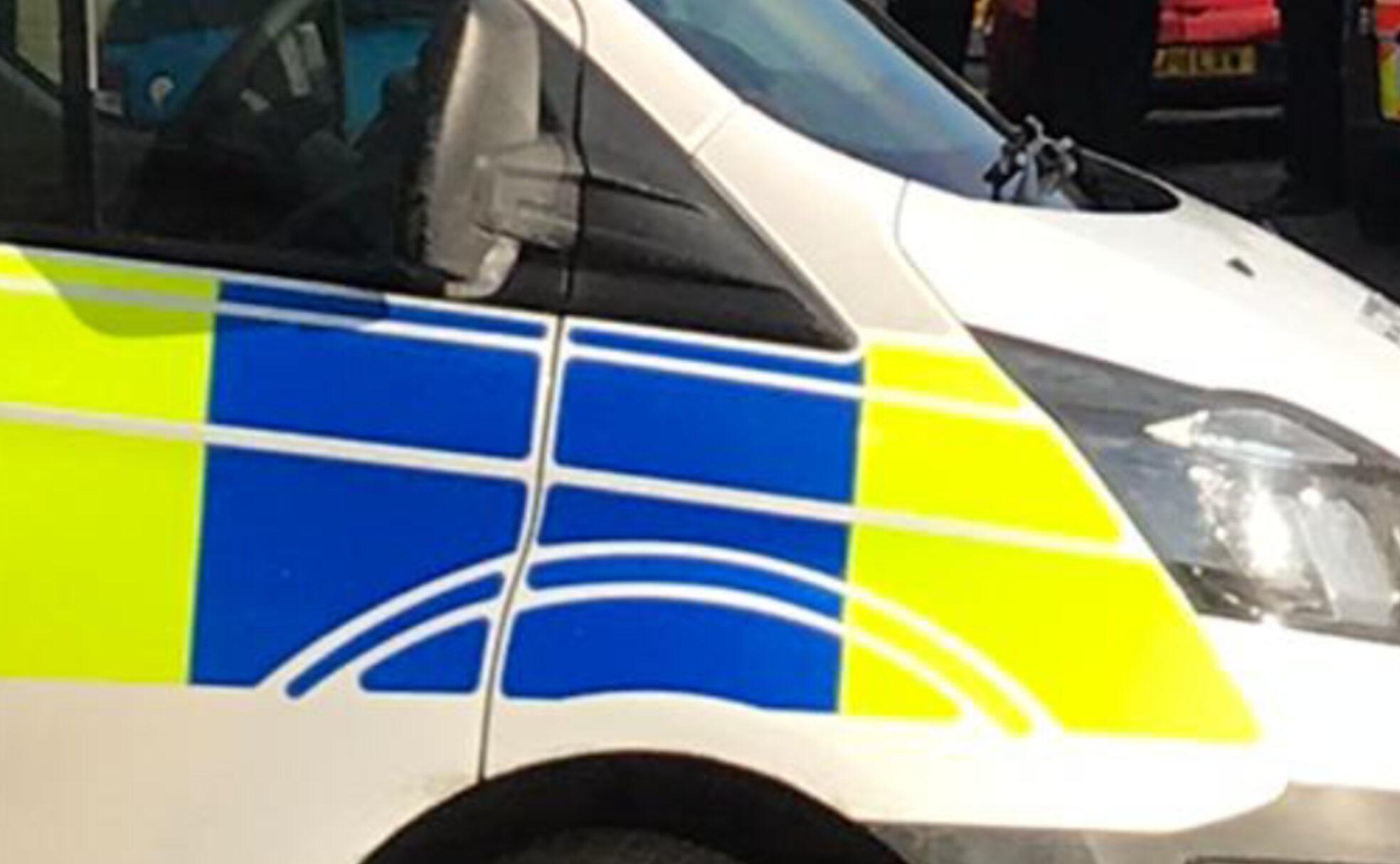 Yr heddlu yn apelio am dystion i ddamwain ar Ffordd Llanwnnen – Clonc360